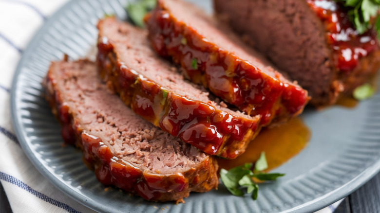 Why You Should Make Your Next Meatloaf In A Bundt Pan
