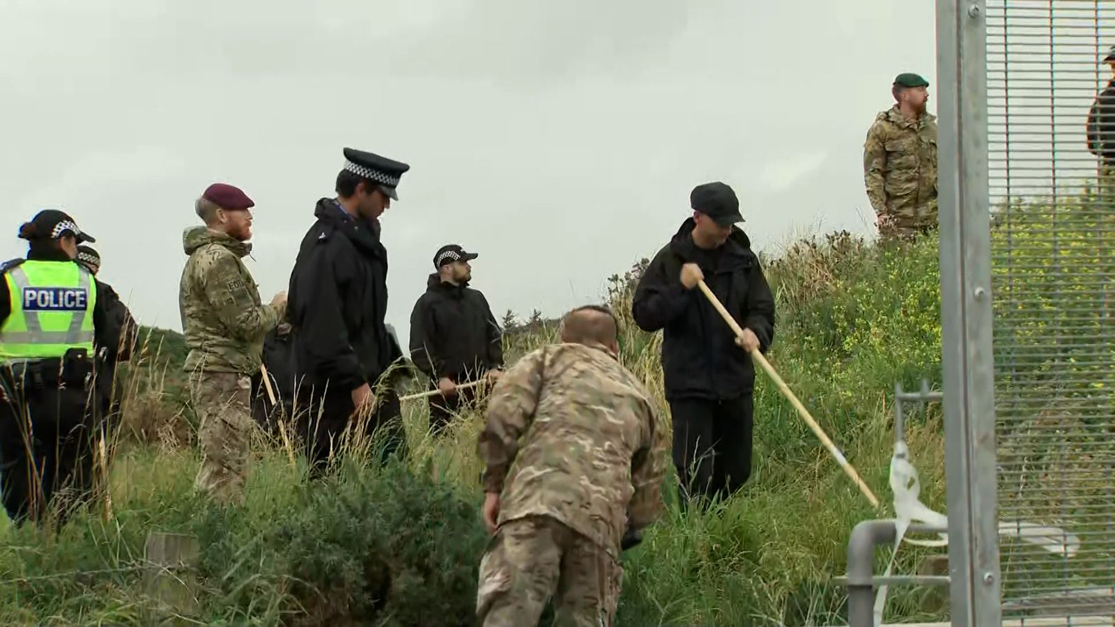 Army sweep Trump's golf course ahead of arrival