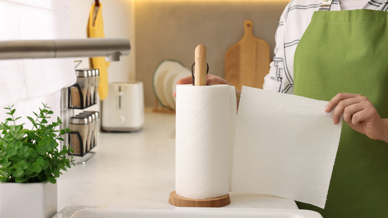 Do Paper Towel Alternatives Really Reduce Waste & Help The Environment?