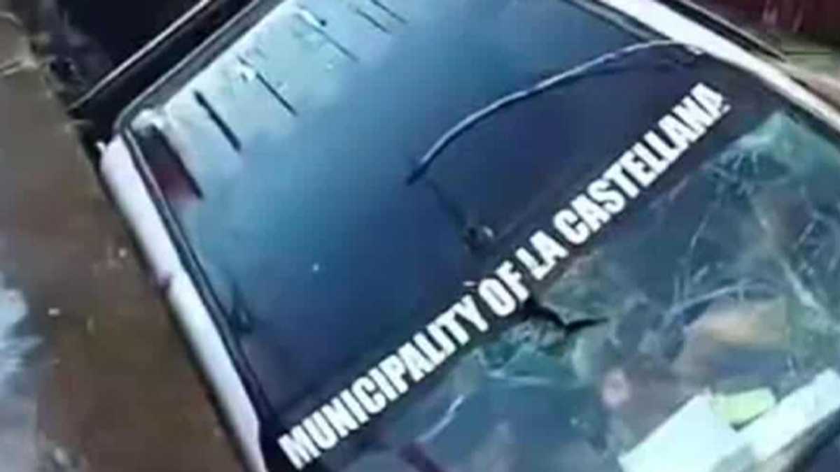Early Morning Mishap: La Castellana police patrol plunges into ditch ...