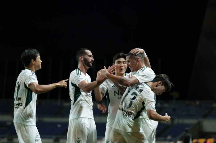 Thiago Theater Goal Really Amazing Jeonbuk Overpower Gwangju 21 → 20G ...