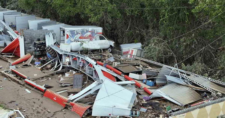 A Police Officer Breastfed a Crying Baby Who Went 2 DAYS Without Food ...