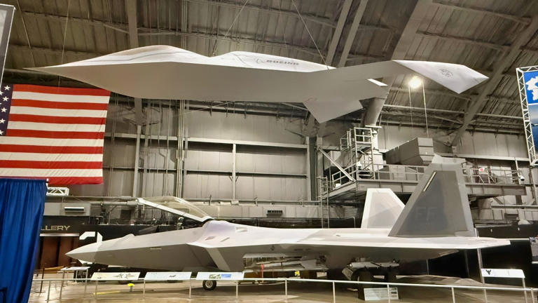 YF-118G: ‘Bird of Prey Stealth Aircraft’ No One Knows About