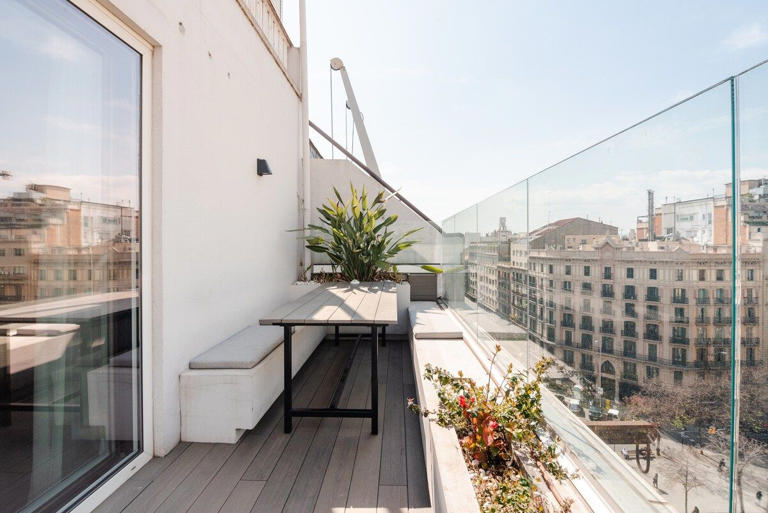 7 Barcelona Airbnbs That Nod to the City’s Design Evolution