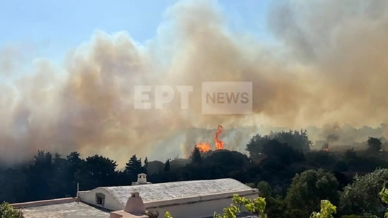 Κύθηρα: Εκκενώσεις και μάχη με τις φλόγες στα Αρωνιάδικα – Φόβοι για ...