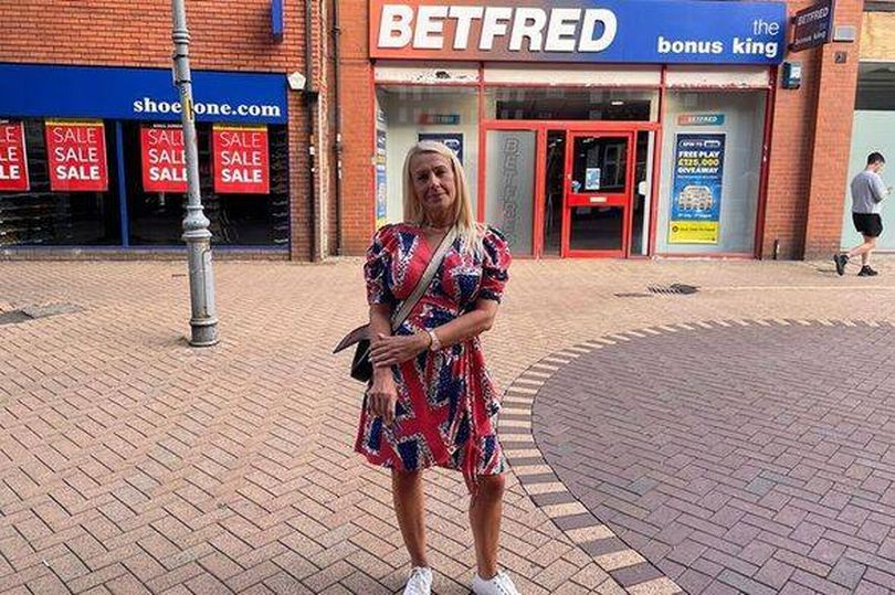 Wetherspoon pub 'stops woman wearing Union Jack Dress from entering'