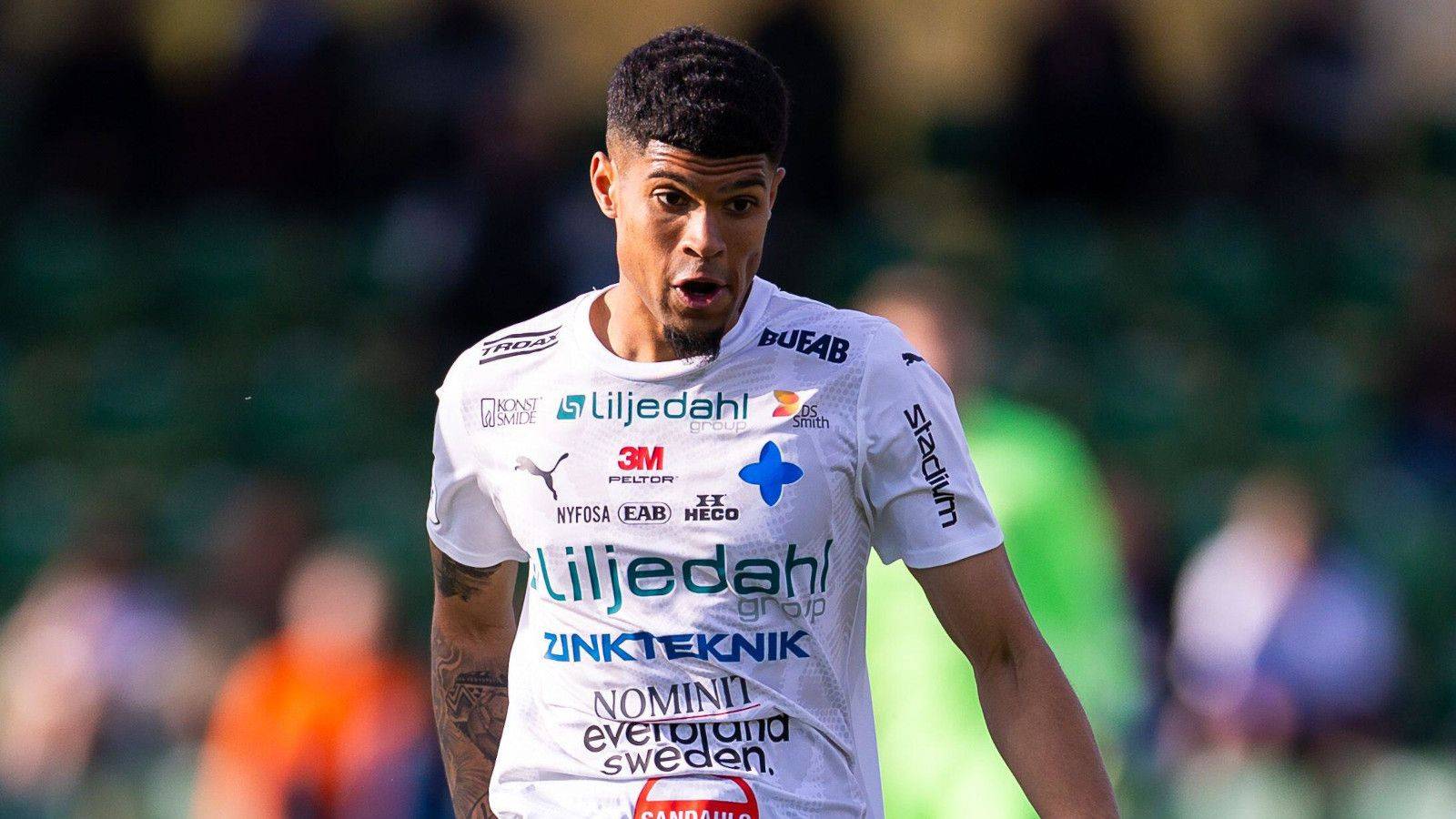 Bafana star Luke Le Roux joins Portsmouth from Sweden