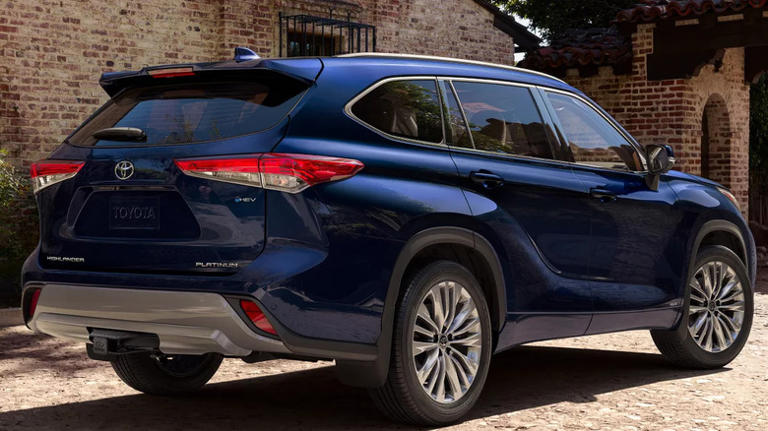 Do Toyota Highlanders Keep Their Value? What To Know About Depreciation