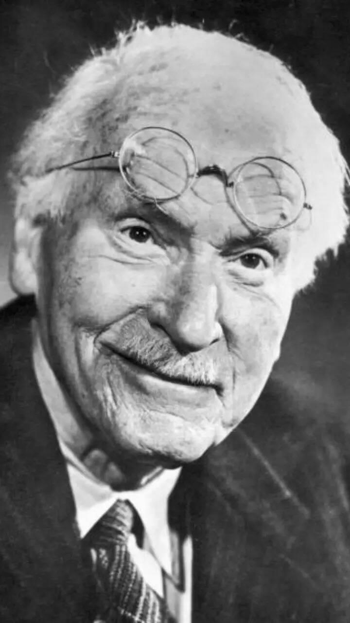 Happy Birthday Carl Jung: 8 profound quotes from his books