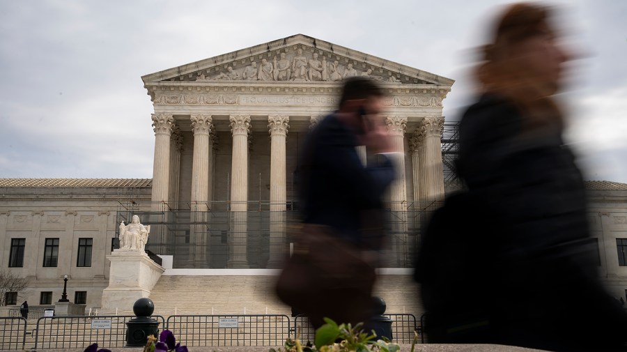 Trump notches winning streak in Supreme Court emergency docket deluge