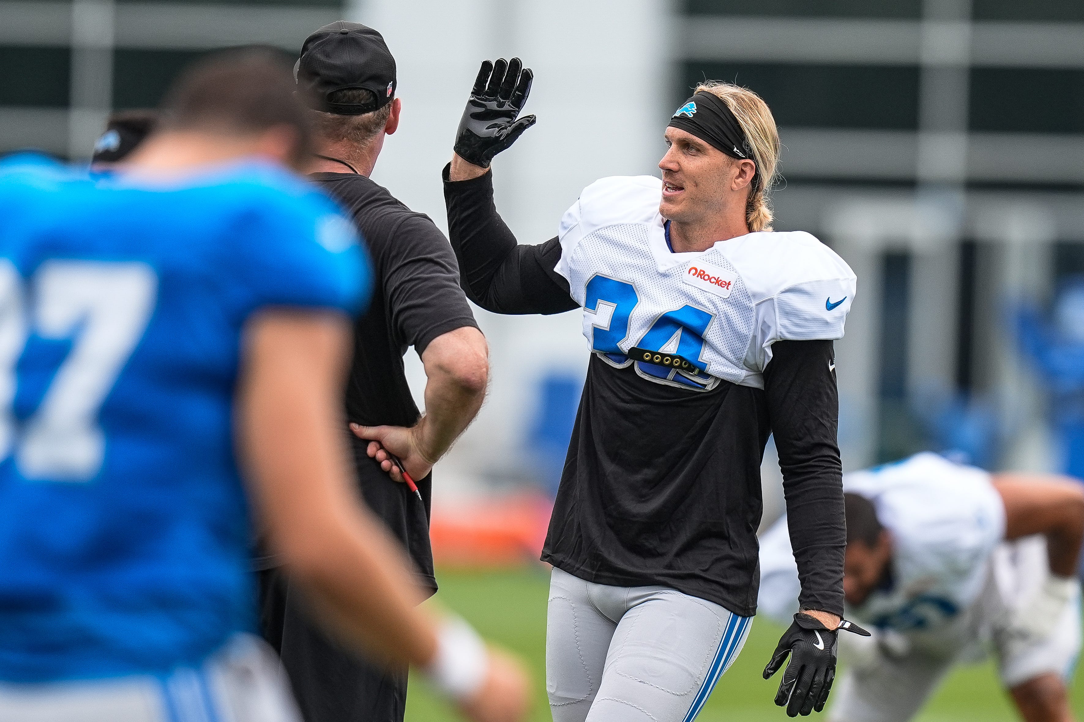 'Pay the man:' Alex Anzalone returns to Detroit Lions practice without ...