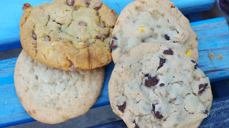 We Tried The Worst Grocery Store Cookies. Here's How It Went