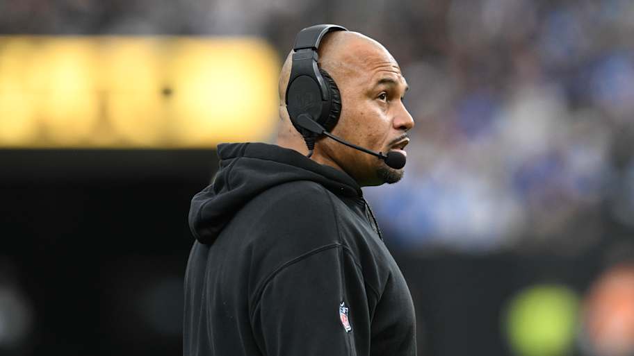 Former Raiders coach Antonio Pierce just got a new job (and it's not in ...