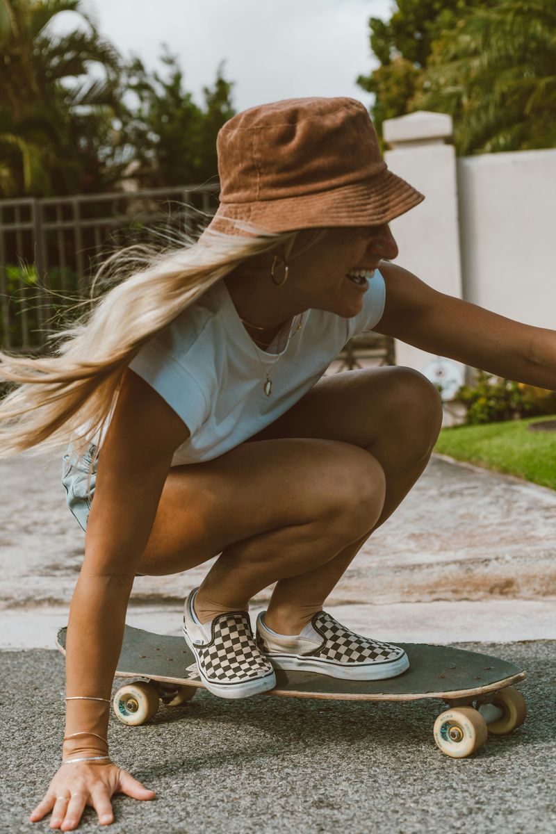 Single? These 15 Relatable Thoughts Will Make You Laugh… and Cry a Little