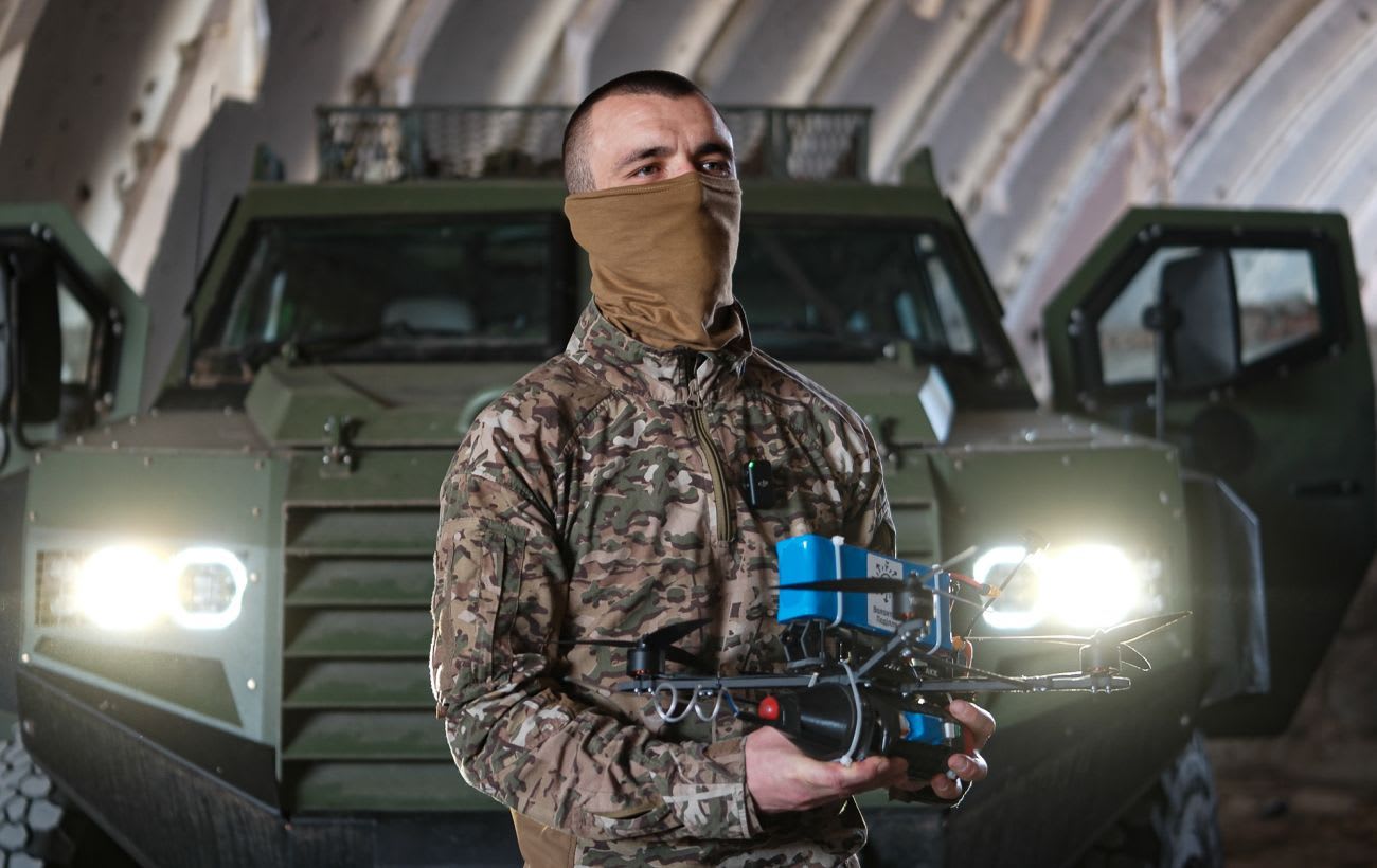 Russian tanks and troops wiped out in dramatic Ukrainian ambush — video