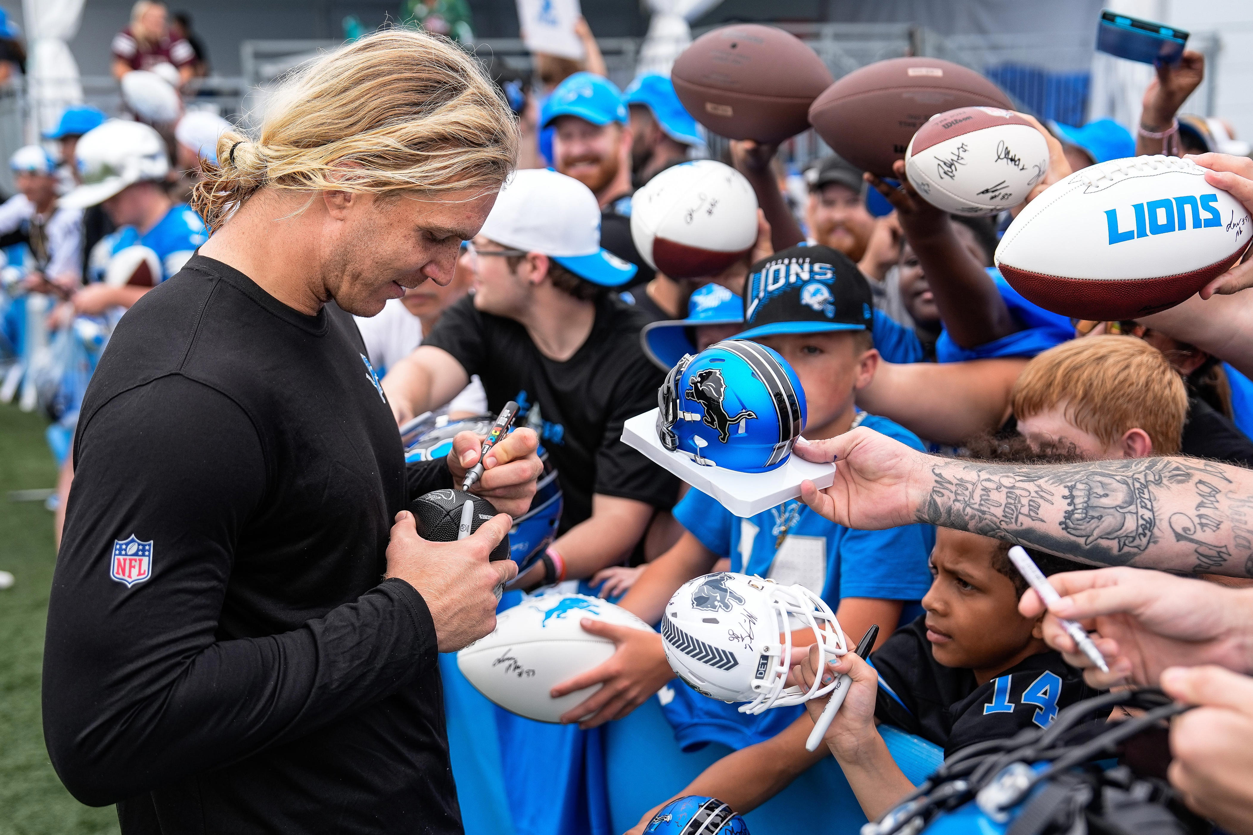 Alex Anzalone back at Lions practice, but still no new contract