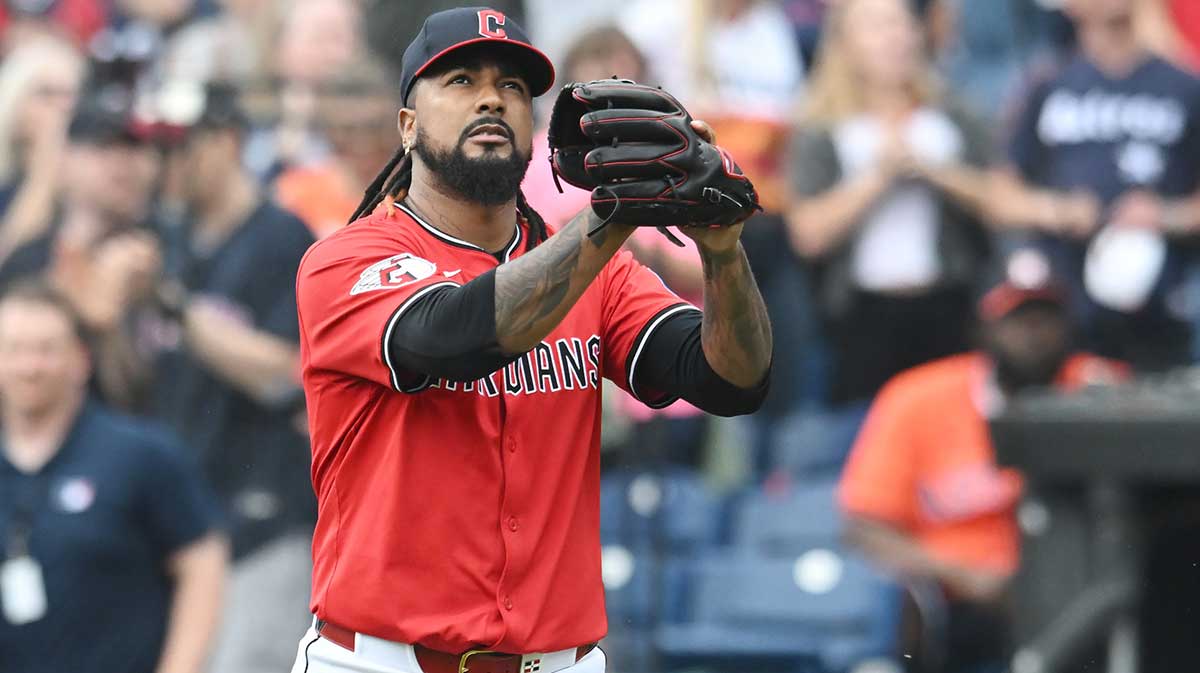 Dodgers trading for Emmanuel Clase, Jhoan Duran gets ‘doubtful’ update