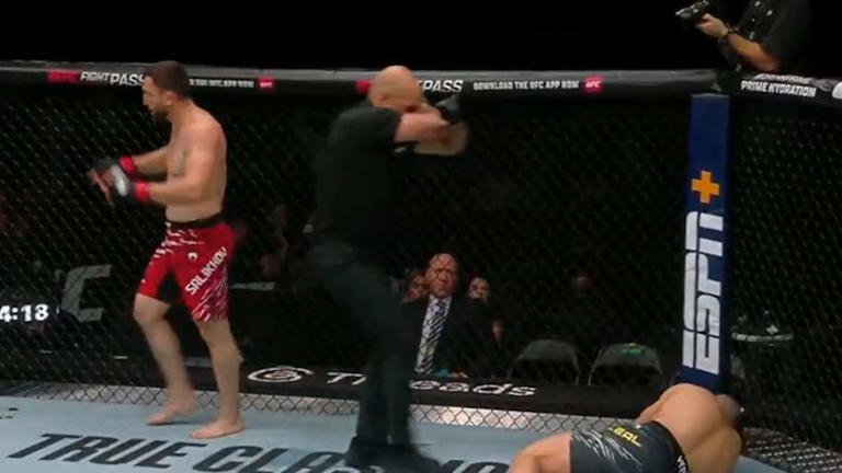 41-year-old 'King of Kung Fu' scores walk-off knockout on UFC prelims