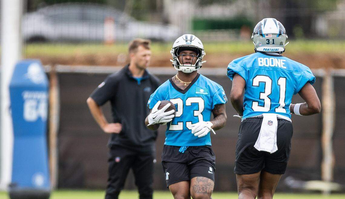 Panthers training camp report: 2025 class has nice day as offense rebounds