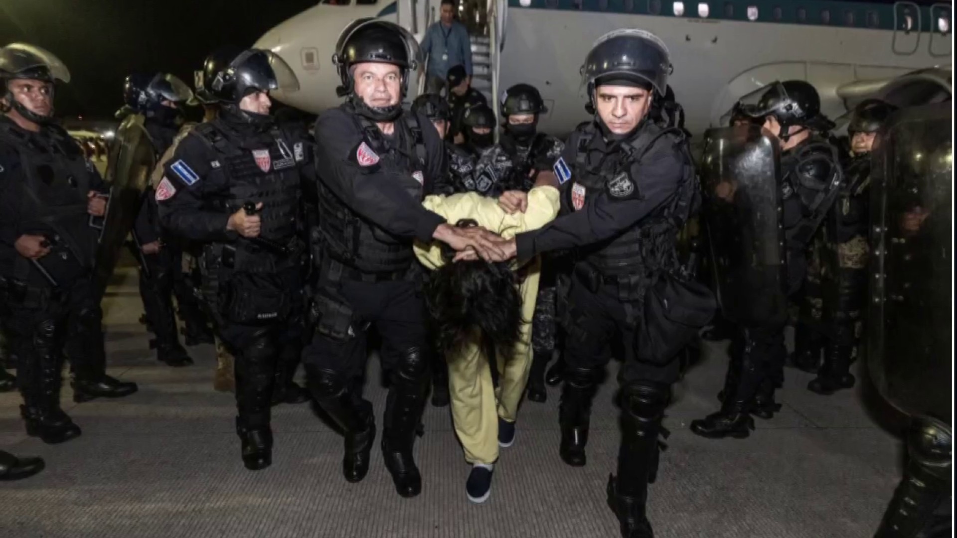 Trump seeks to take away birthright citizenship 'from everyone': League ...