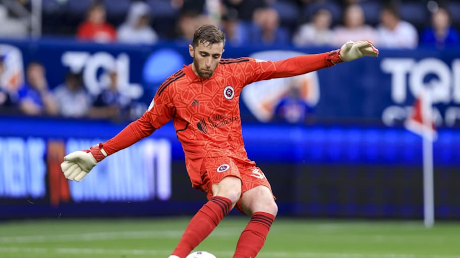 Matt Turner’s Ligue 1 Move at Risk: Three Options for USMNT Goalkeeper