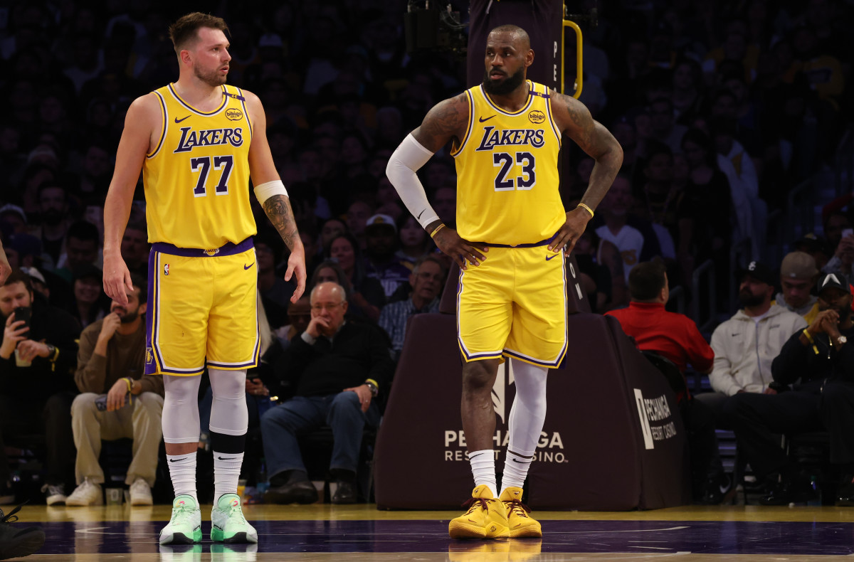 Daryl Morey Catches Strays From Ex-Lakers Coach Over NBA Bubble Ring ...