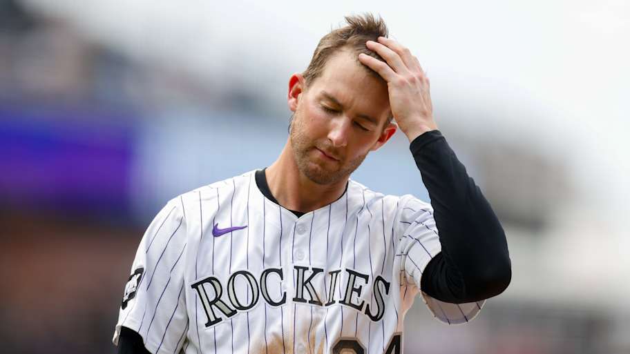 Blue Jays force division rival into pre-deadline desperation move