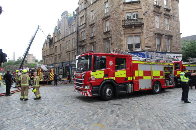Fire crews rush to Edinburgh city centre blaze at tenement flat on ...