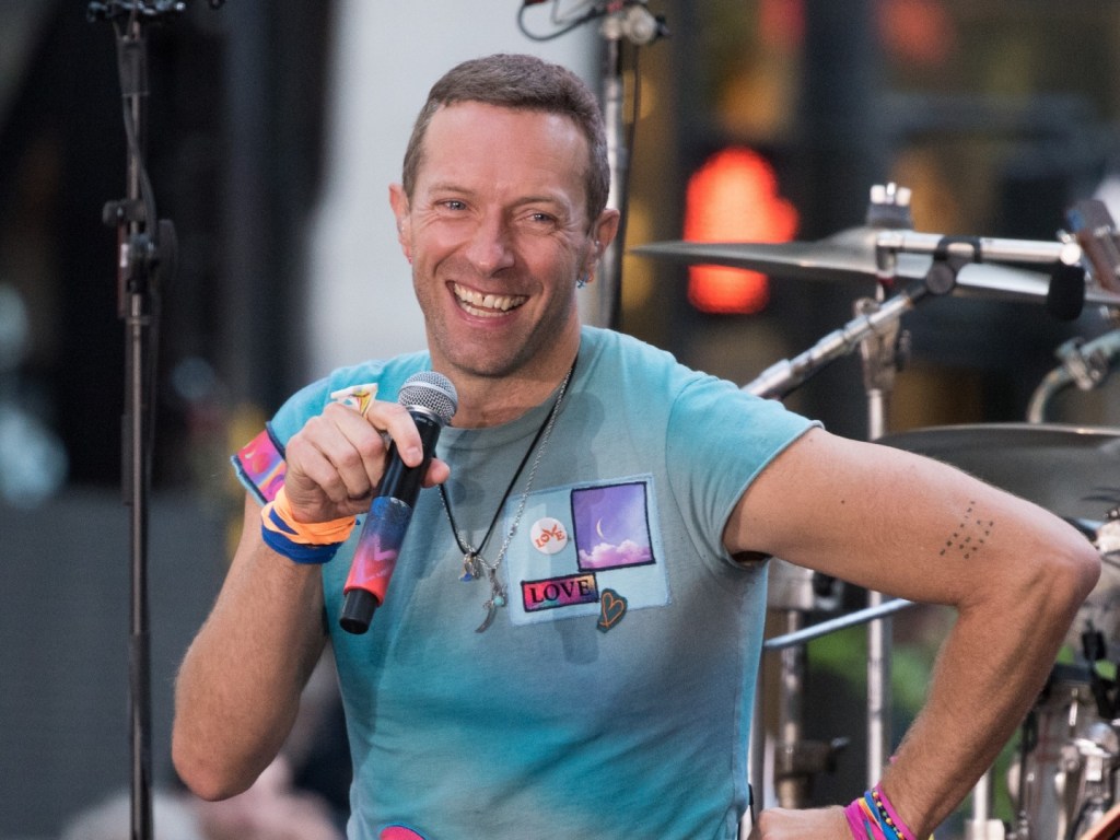 Chris Martin's Rebound Romance After Dakota Johnson Might Be a Jonas ...