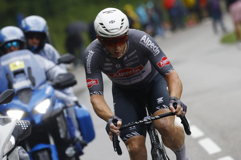 Groves derrama lágrimas de emoción en Pontarlier, Pogacar a un paso del ...