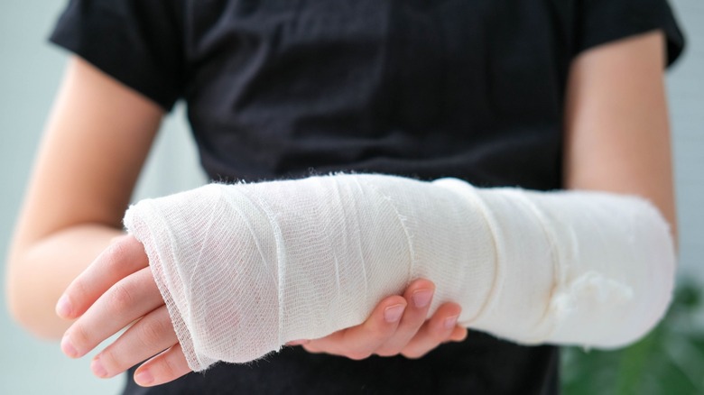 13 Foods To Eat After Breaking A Bone To Help With Healing