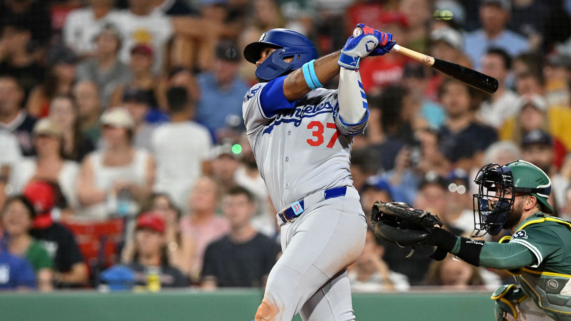 Dodgers notes heading into the middle game in Boston