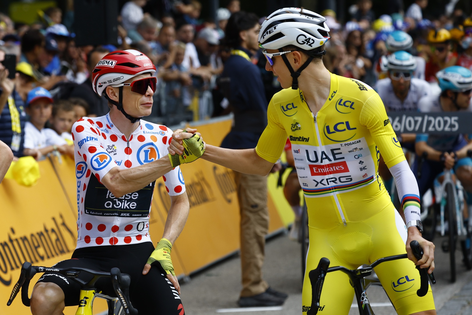Groves derrama lágrimas de emoción en Pontarlier, Pogacar a un paso del ...