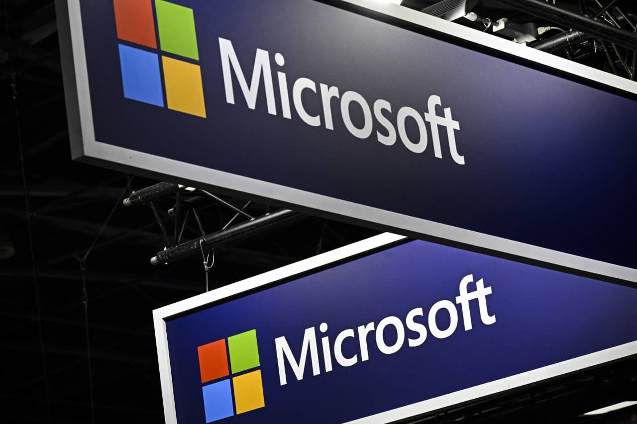 Microsoft unveils new quantum chip. What it means for the stock.