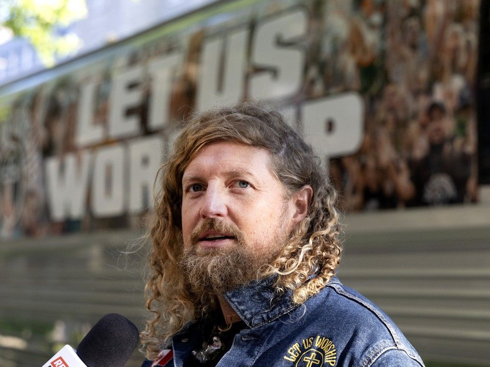 Controversial musician Sean Feucht performs in Alfred after Gatineau ...