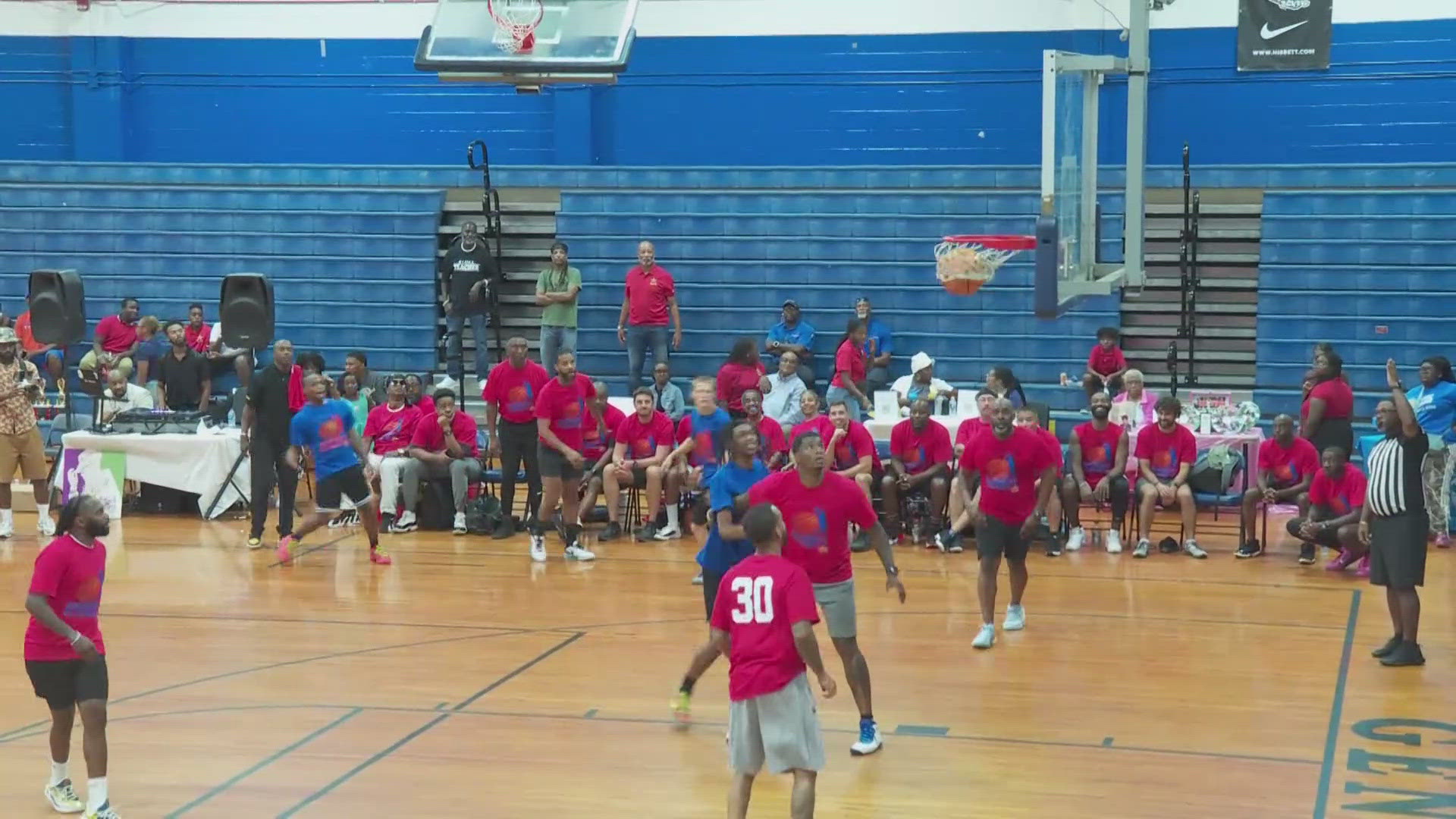 Charity basketball game helps raise money for homeless students in ...