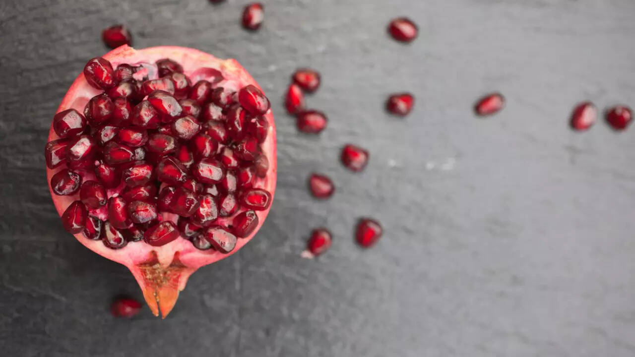 6 reasons to have Pomegranate or Anar 3 times a week