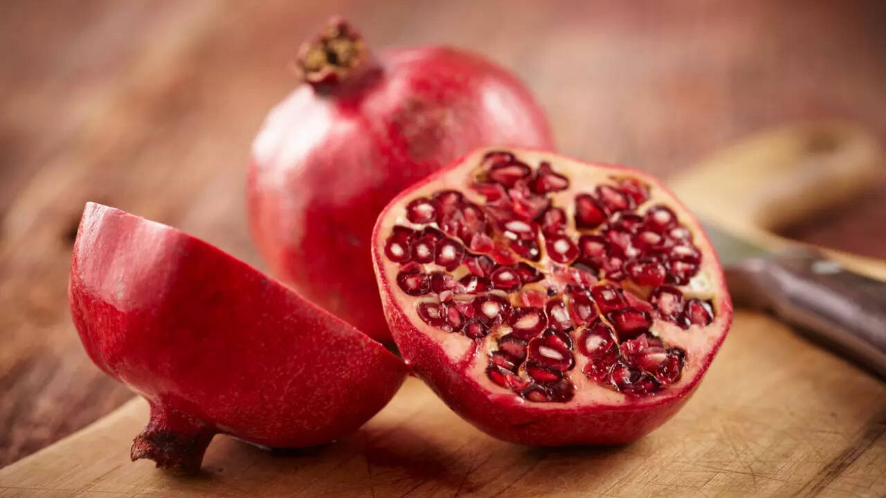 6 reasons to have Pomegranate or Anar 3 times a week