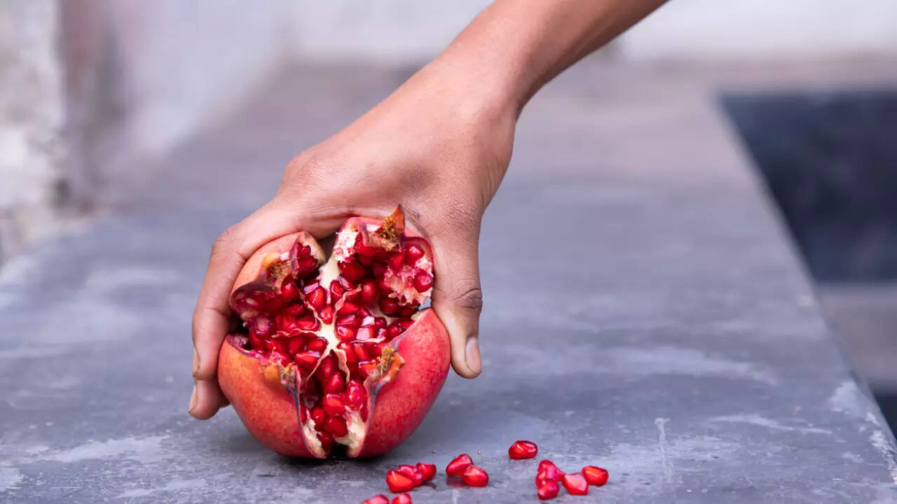 6 reasons to have Pomegranate or Anar 3 times a week