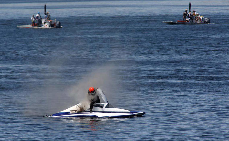 A flip, fire and impressive racing at Gold Cup 1st day in Tri-Cities