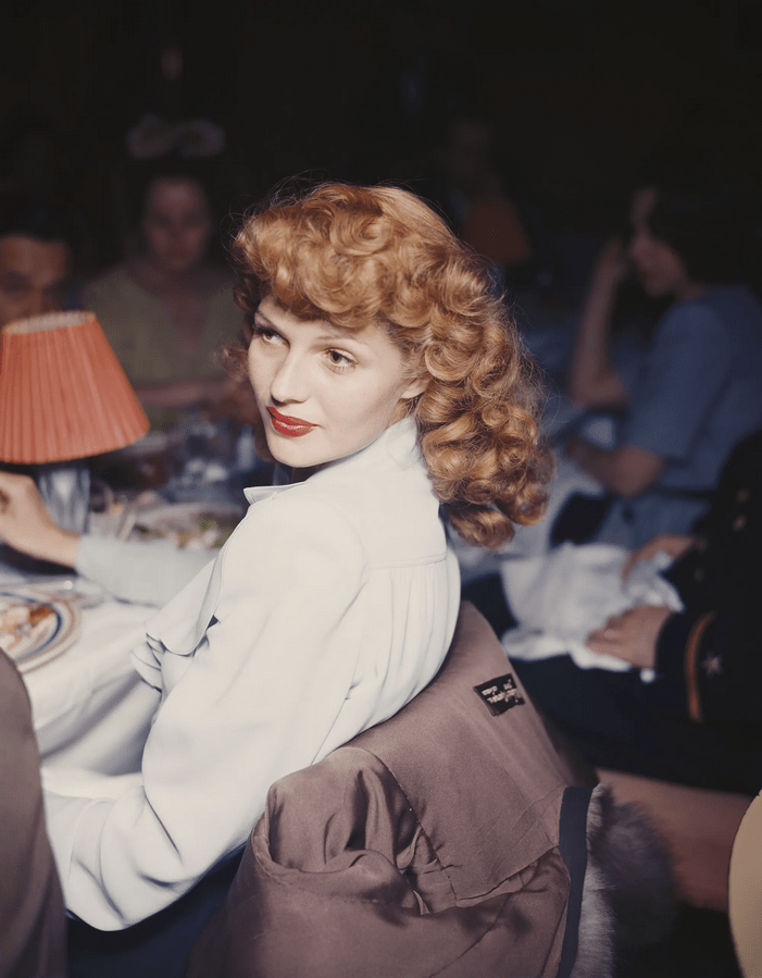 28 Beautiful Vintage Photos of Famous People from Back in the Day