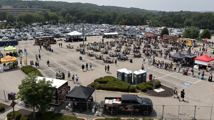 Connecticut Pickle Festival takes over Mohegan Sun