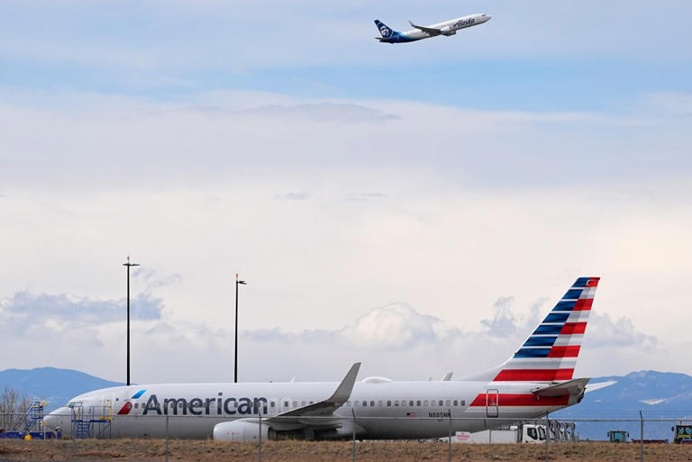 American Airlines flight engulfed in ‘a lot of smoke, fire,’ causing ...