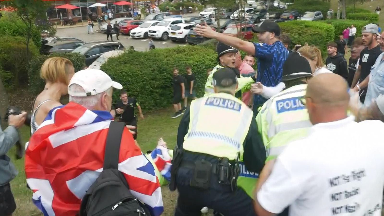 A protest outside a hotel housing asylum seekers was peaceful. Suddenly ...