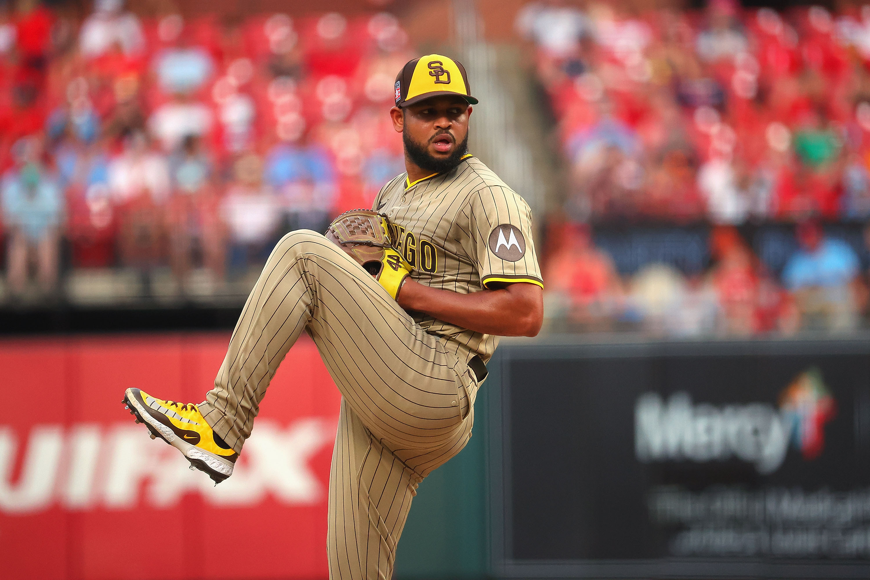Padres ride Randy Vásquez, his 4 helpers to victory over Cardinals