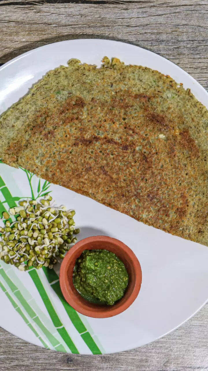 How to make protein-rich Green Moong Dosa for breakfast