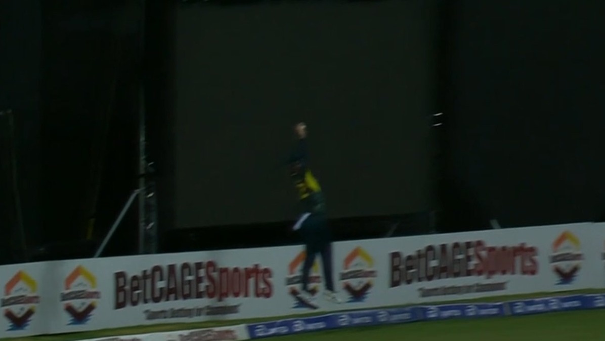 Flying Maxwell: Star pulls off stunning effort as Australia make it 4-0 in series