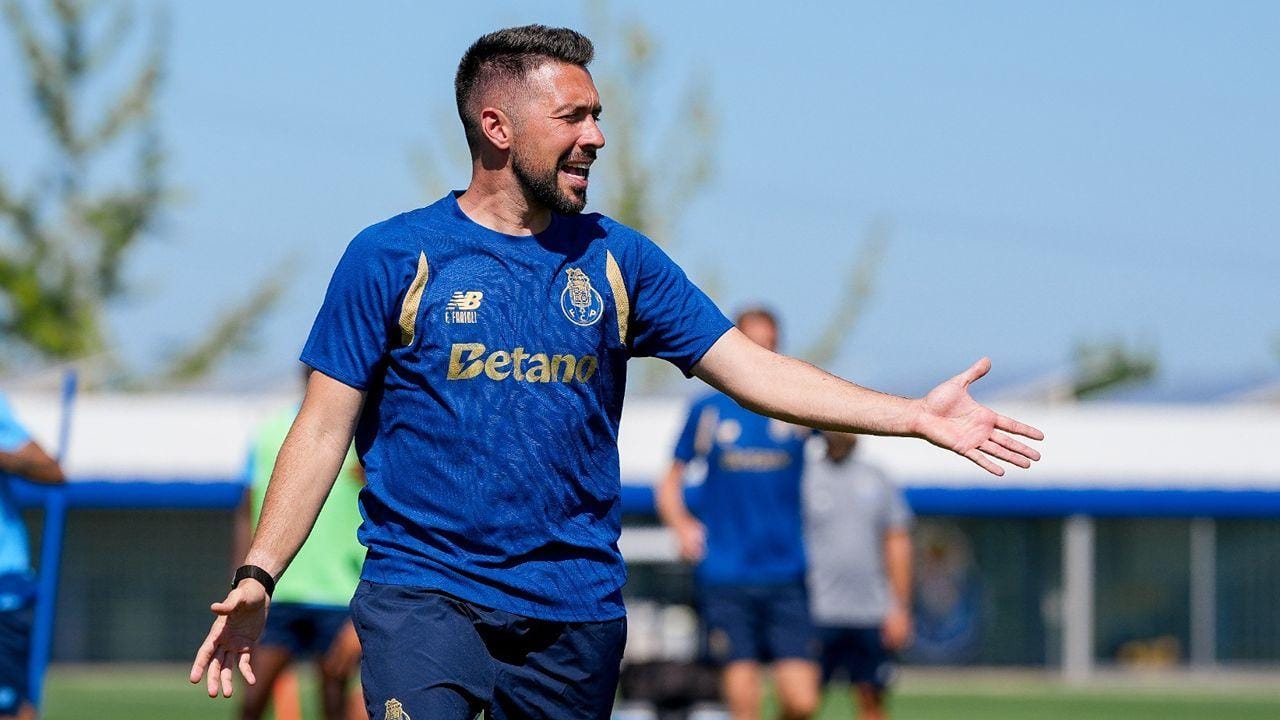 FC Porto vence Feirense com golos de Namaso e Mora