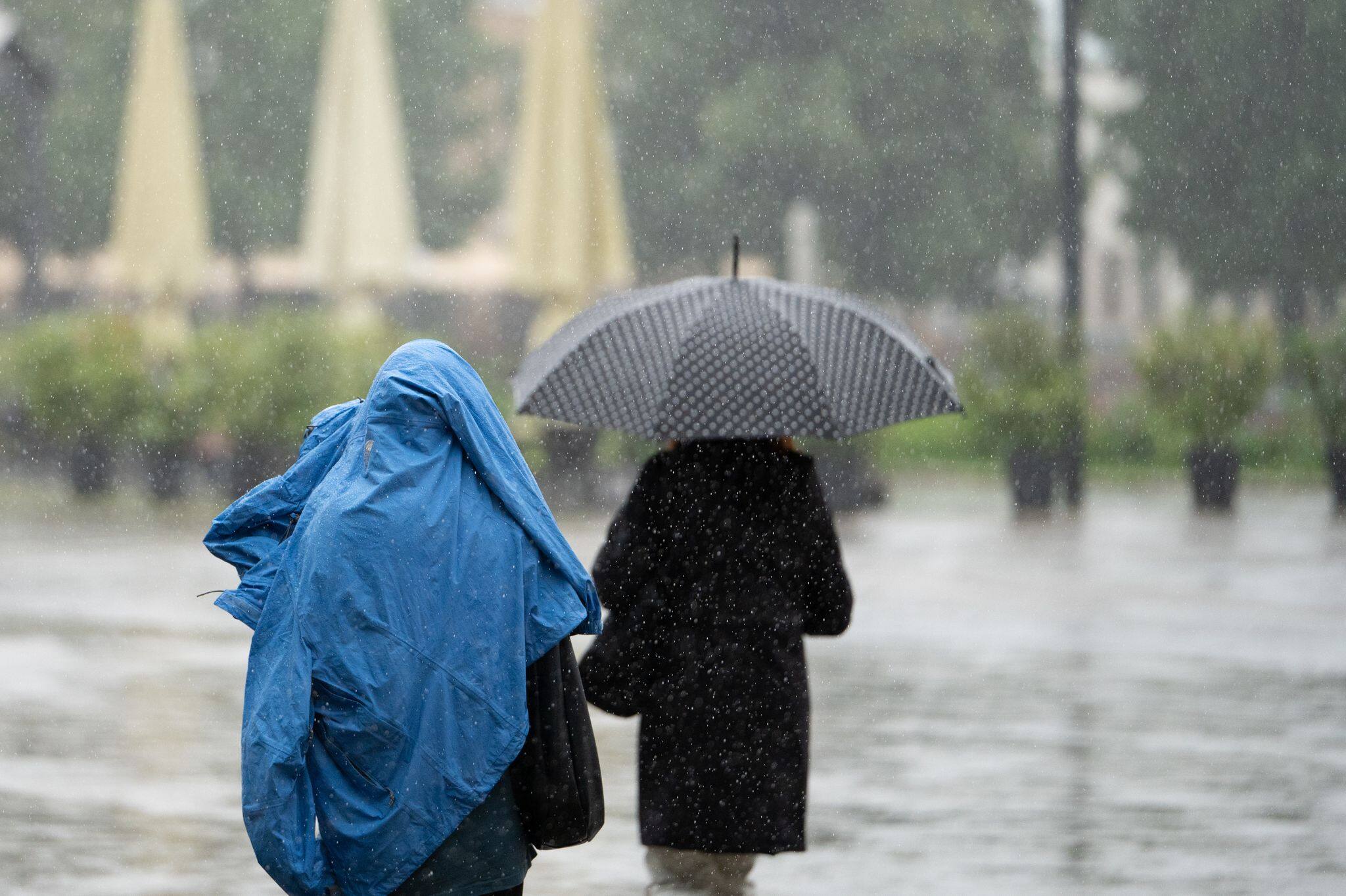 Wetter in Deutschland: Nordsee-Sturm und Alpen-Regen sorgen für ...