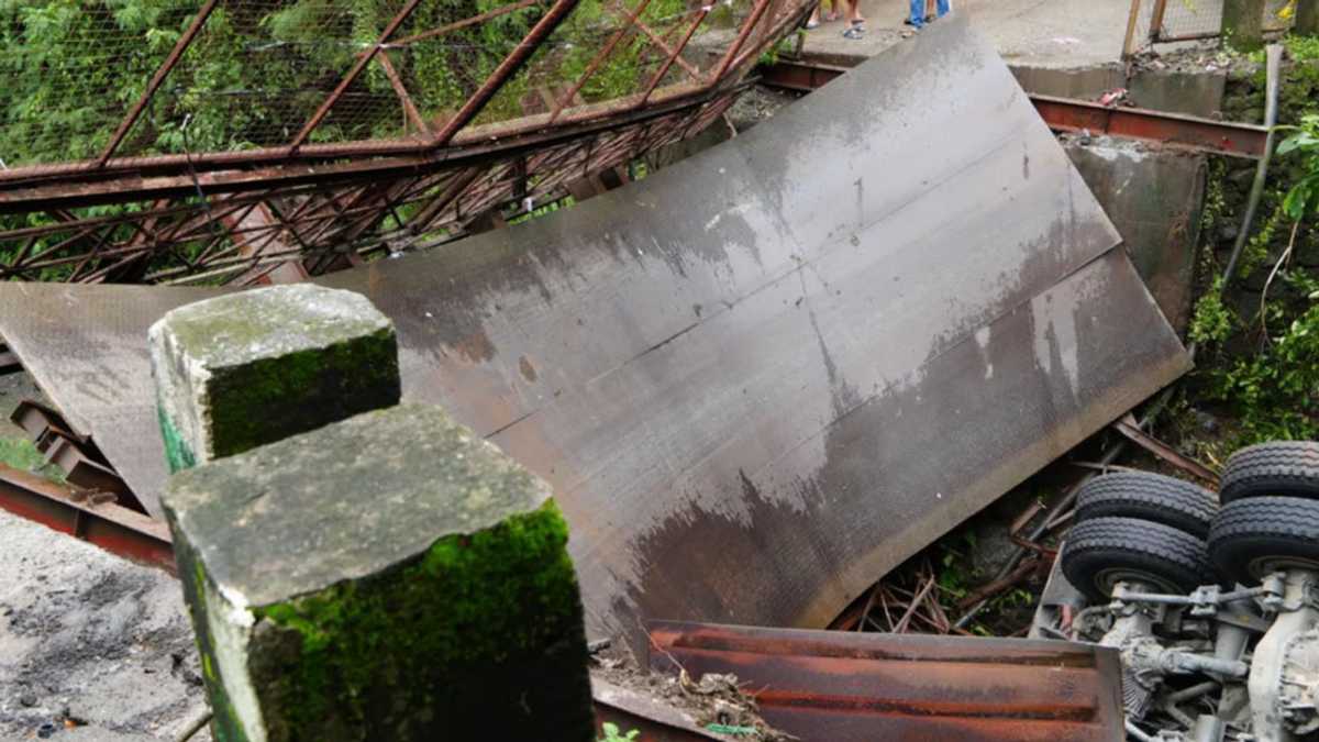 Bridge in Trece Martires collapses after overloaded truck incident amid ...